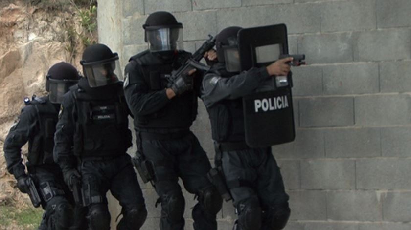 Associação de polícias acha "normal" que comandante dos GOE seja ...